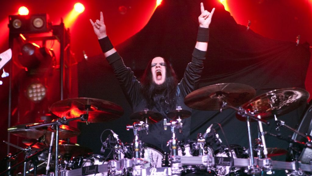 Joey Jordison, Drummer Sekaligus Pendiri Slipknot Meninggal Dunia - USS ...