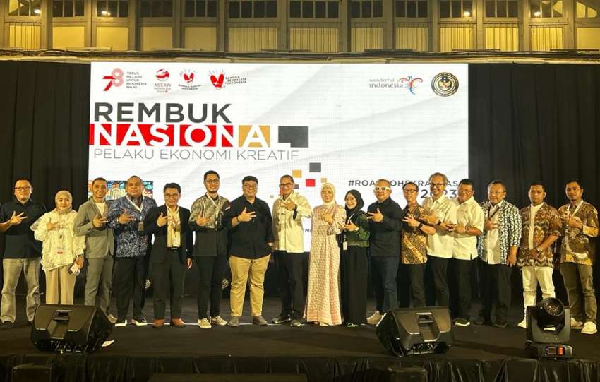 Howard Stern Muncul Perdana Usai 'Ngumpet' di Bungkernya Selama 2 Tahun ...