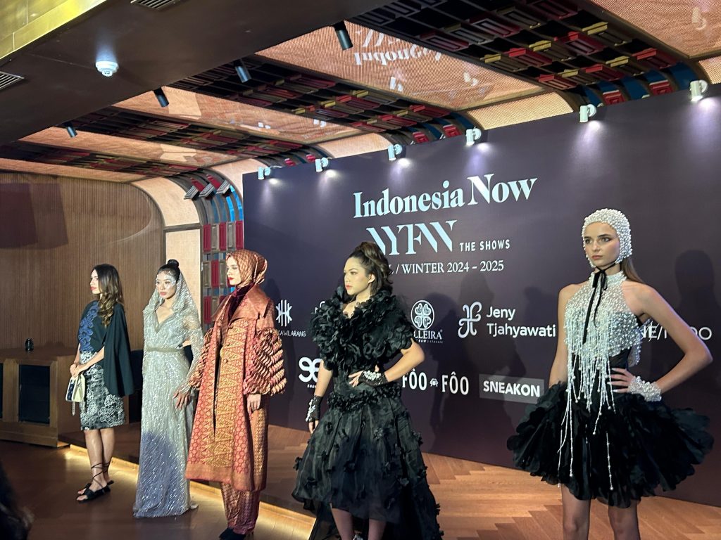 Indonesia Now Gandeng 5 Desainer Lokal Wakili Asia Tenggara di NYFW ...